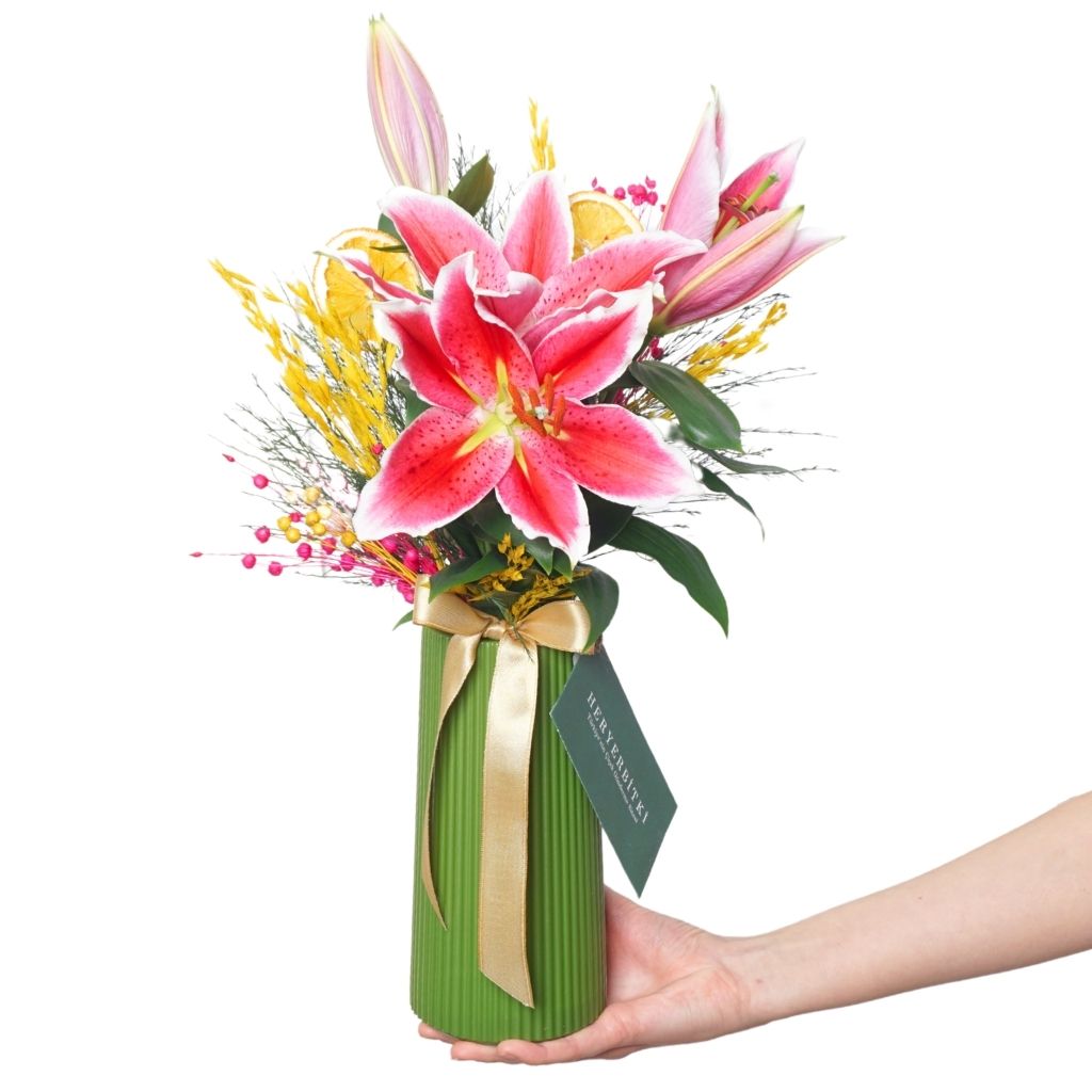 Blush Bloom (Pembe Lilyum Buketi) - Heryerbitki